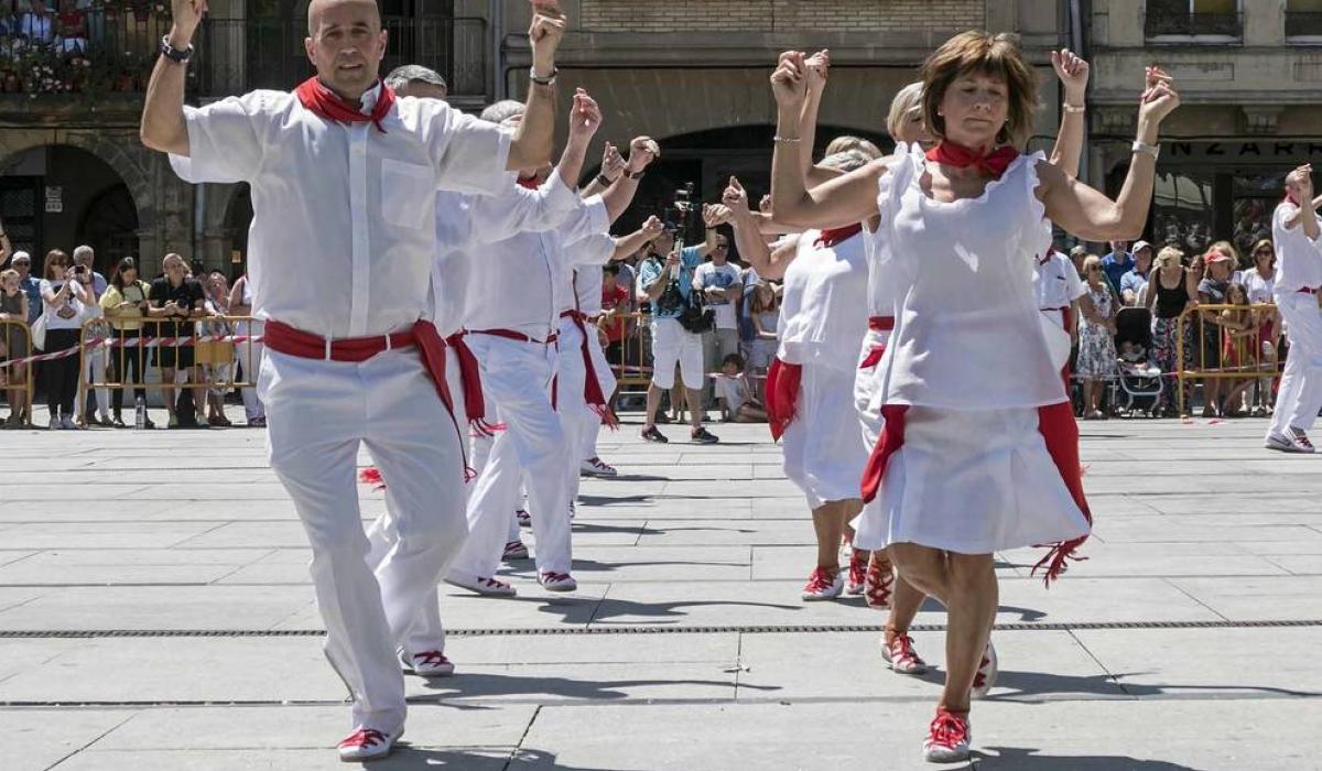 LIZARRAKO LARRAIN DANTZA | Atlas de las danzas de Navarra